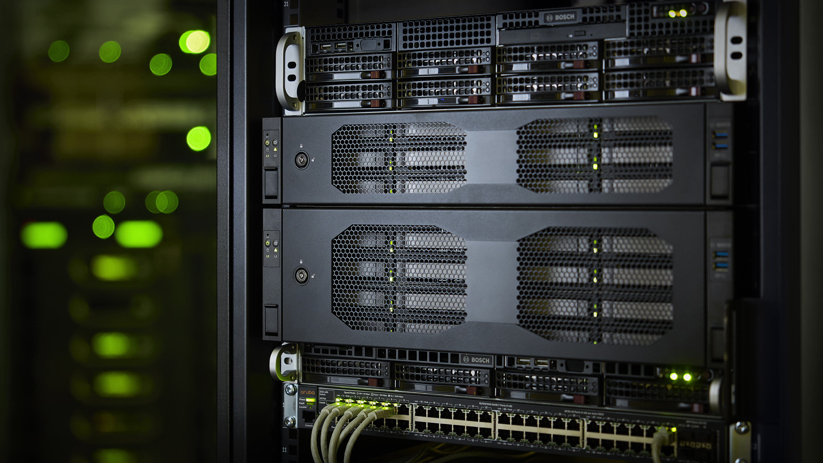 Grabadora DIVAR IP all-in-one 7000 | KEENFINITY I Latin America