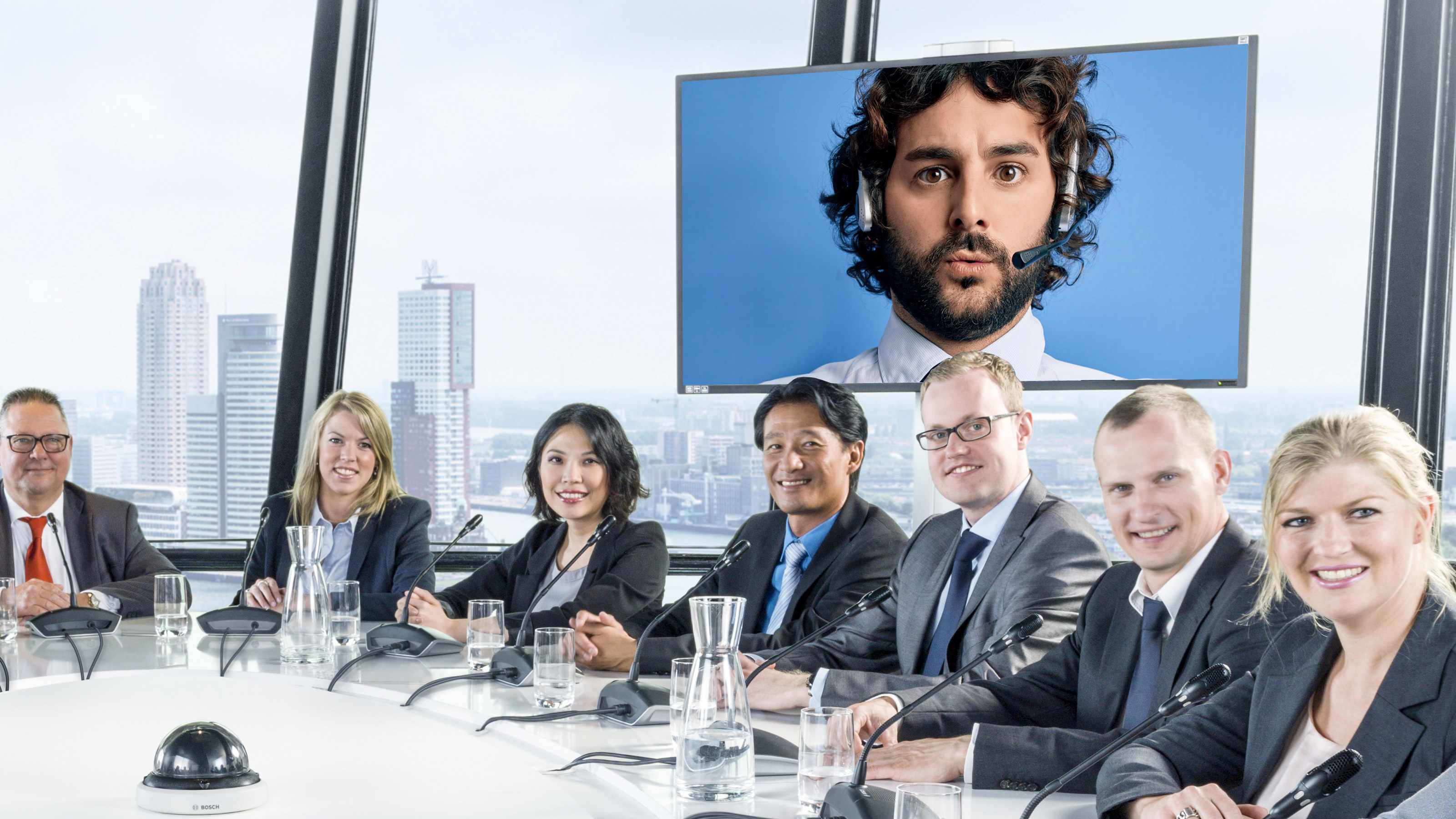 Combining a CCS 1000 D Digital Discussion System with a remote meeting ...